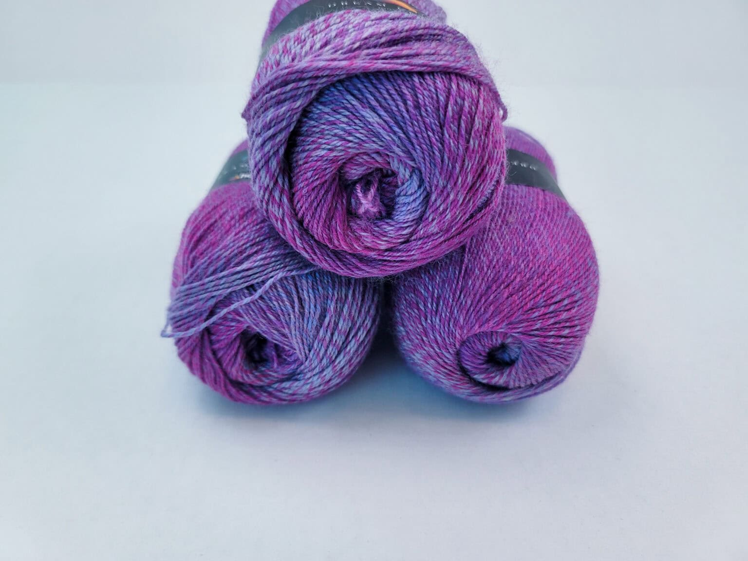 Yarn Review- Hobbii - So Many Yarn Options! - Two Brothers Blankets