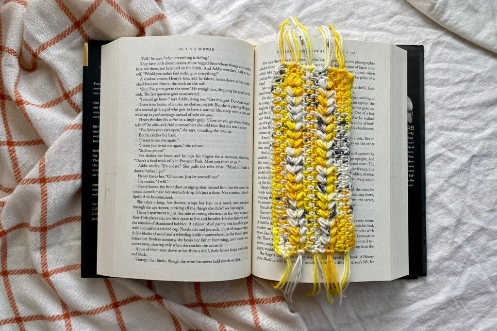 35 Crochet Patterns For Book Lovers - Two Brothers Blankets
